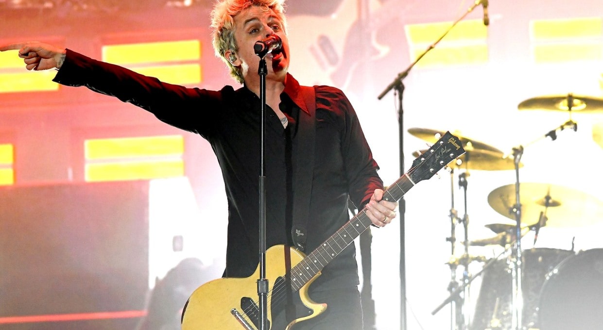 6 Best Guitars for Punk Rock + Suitable Amps for Each Guitar!