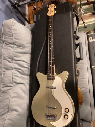 7 Lightweight Bass Guitars – Lightest Options Around!