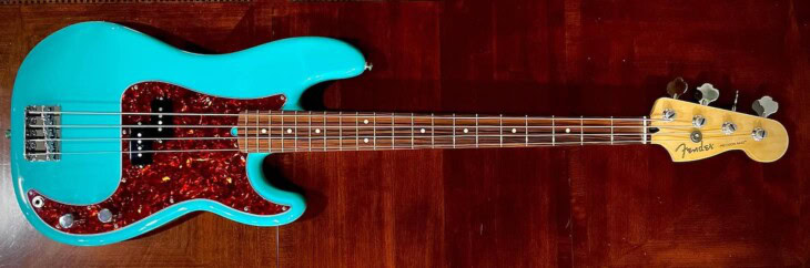 4 String vs 5 String Bass – Consider All These Factors Before Deciding!
