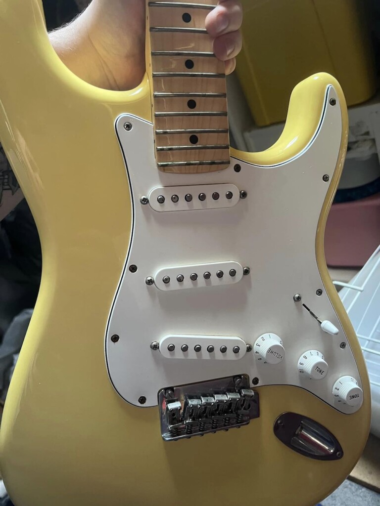 8 Best Strings for Stratocaster – Fender / Squier Strat Guitars