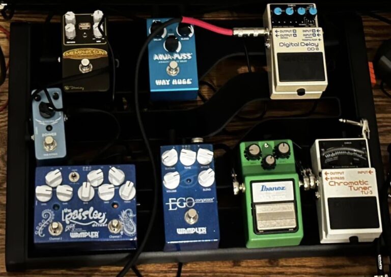 6 Best Slapback Delay Pedals for Rockabilly