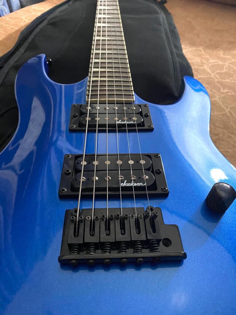 Jackson Dinky JS22 Review – A Baby Shredder or a Metal Monster?