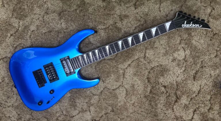 Jackson Dinky JS22 Review – A Baby Shredder or a Metal Monster?